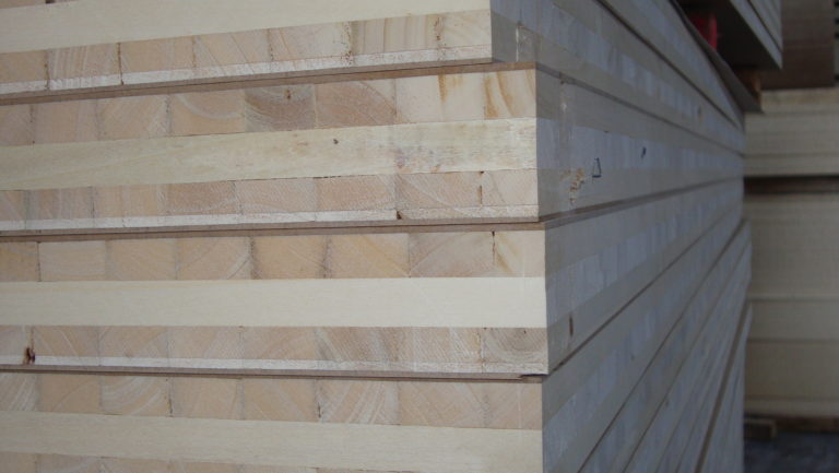 Triple-core poplar blockboard: bending strength and lightness - Walter ...